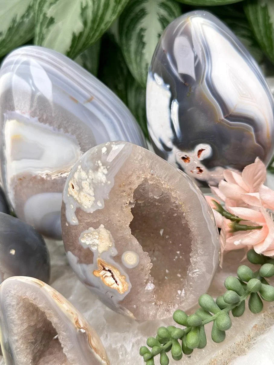 Standing Banded And Orca Agate Freeforms For Sale