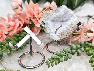 Metal Crystal Heart Stands - Gold, Silver or Black – Contempo Crystals