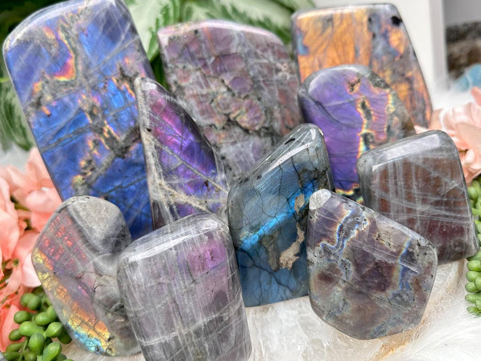 Shop Labradorite & Learn The Labradorite Meaning – Contempo Crystals