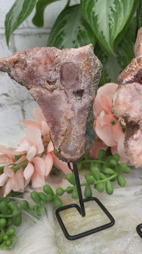 Pink Amethyst Displays on Silver Metal Stands – Contempo Crystals